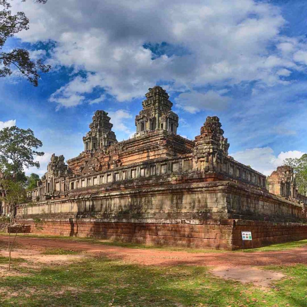 Private Angkor Wat mix temples photo tour [views from the top - guided ...